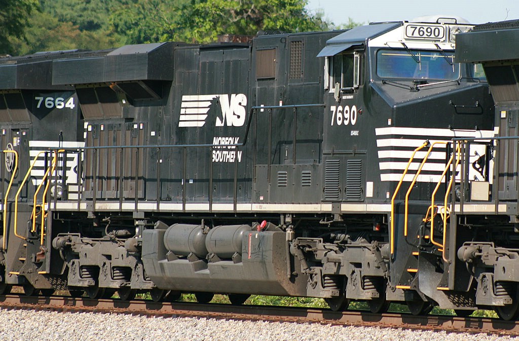 NS 7690